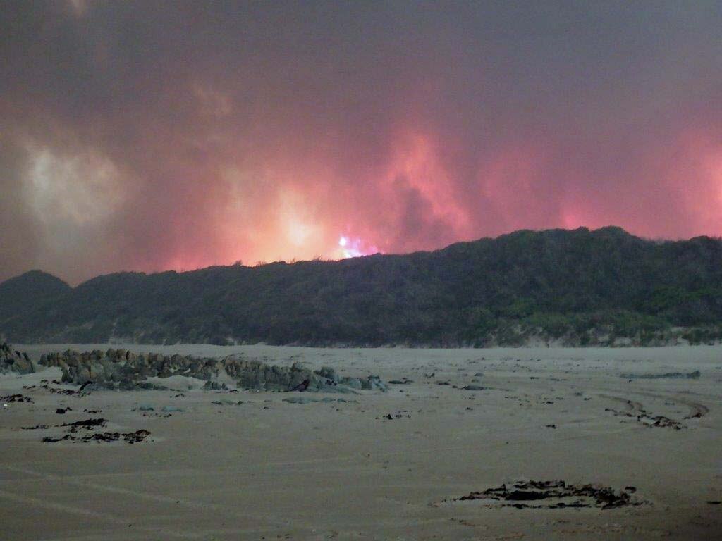 Tasmanian fires: Lightning strikes spark more blazes after rain fails ...