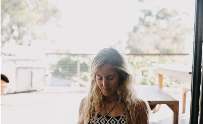 Amy Molloy: Christmas After Grief - ABC listen