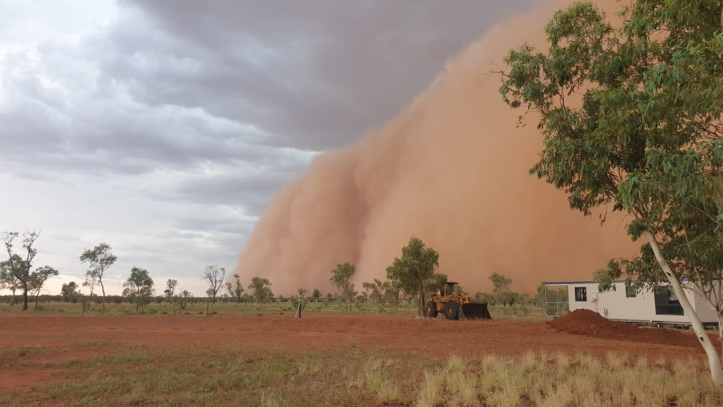 Huge dust storm sweeps north-west Queensland as winds reach more than ...
