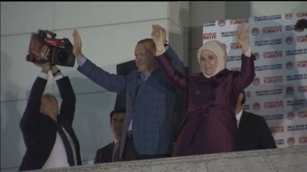 Turkey's President-elect Tayyip Erdogan presses stronger presidency ...
