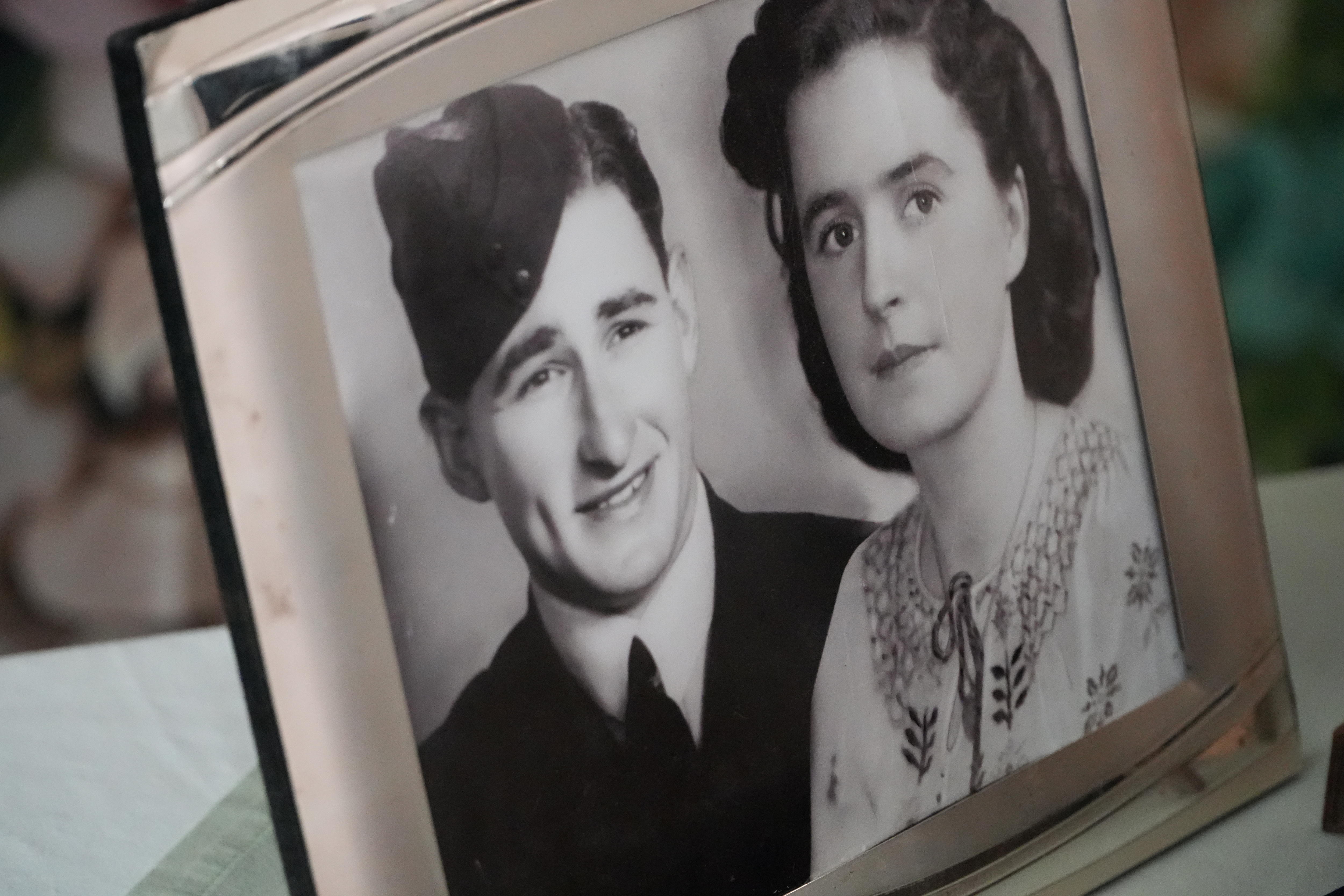 Perth WWII veteran Arthur Jones presented with long-overdue service ...