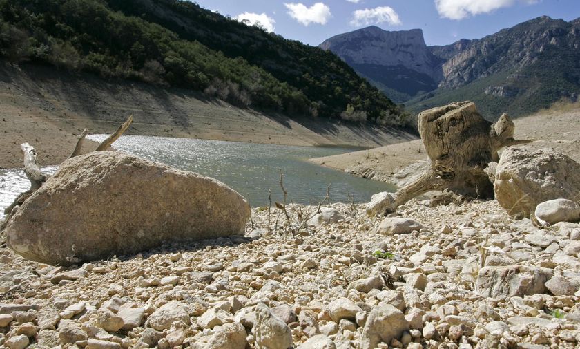 Severe Spanish drought sparks regional water stoush - ABC News