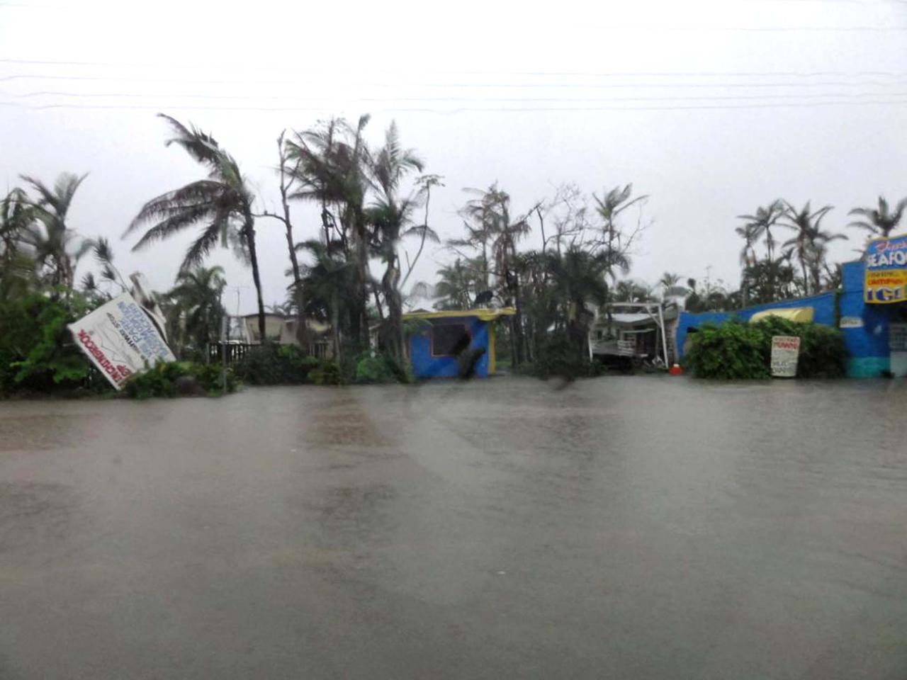 Rain pounds flooded north Queensland - ABC News