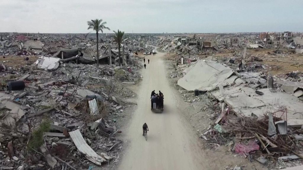 Drone footage shows Gazans returning to devastating in Rafah - ABC News