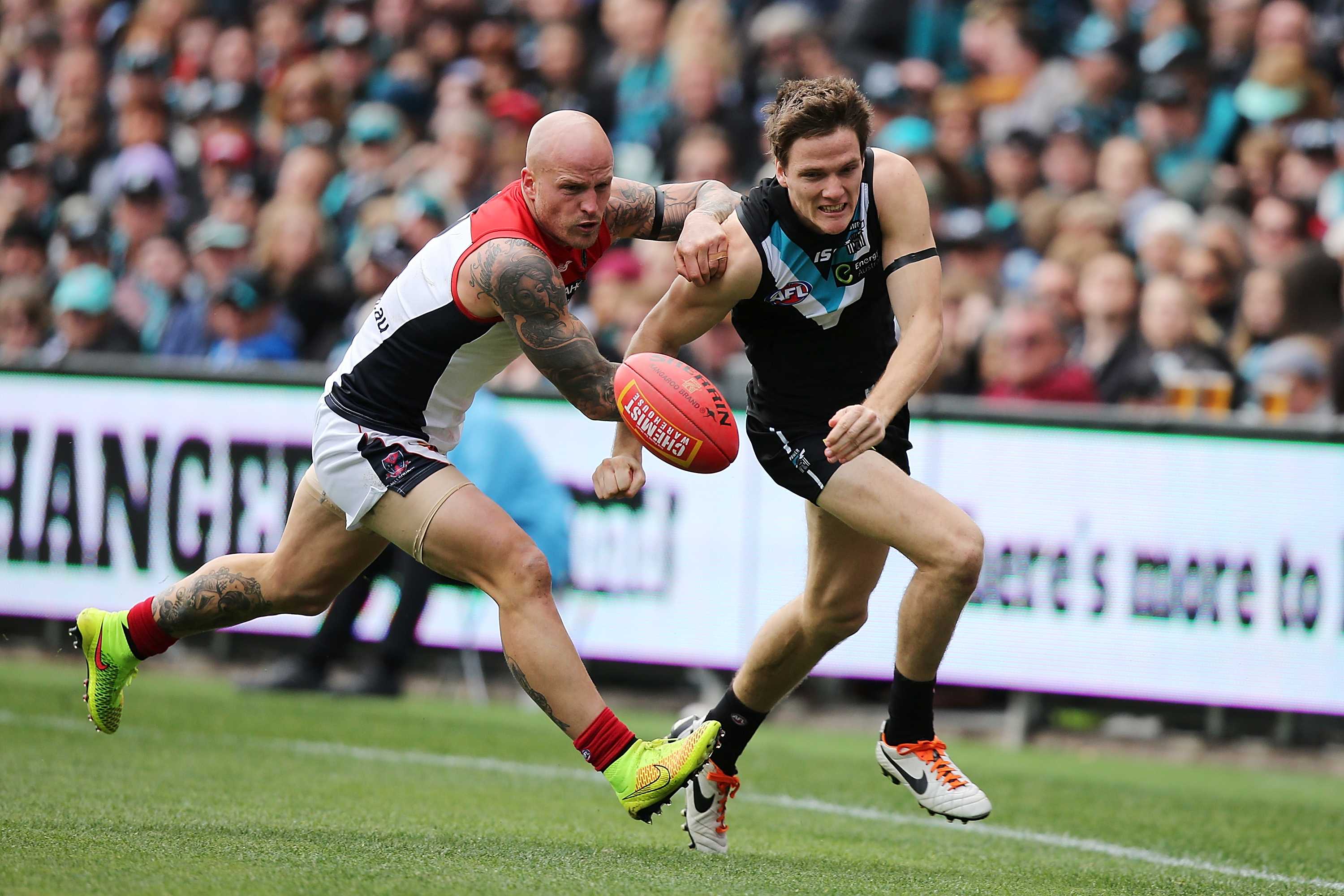 Port Adelaide beats Melbourne by three points at Adelaide Oval to keep ...