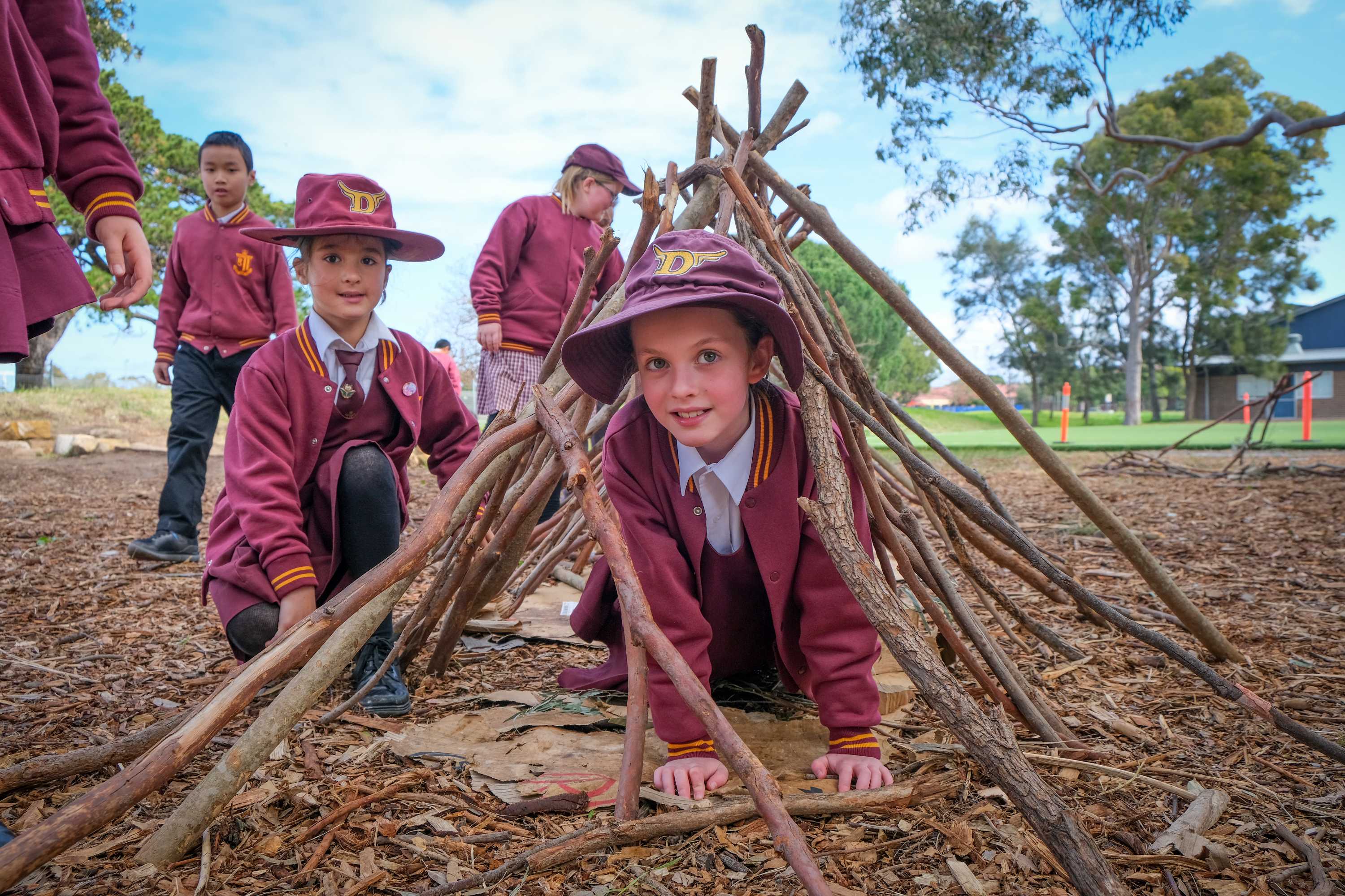 'Bush Play' at school - Behind The News