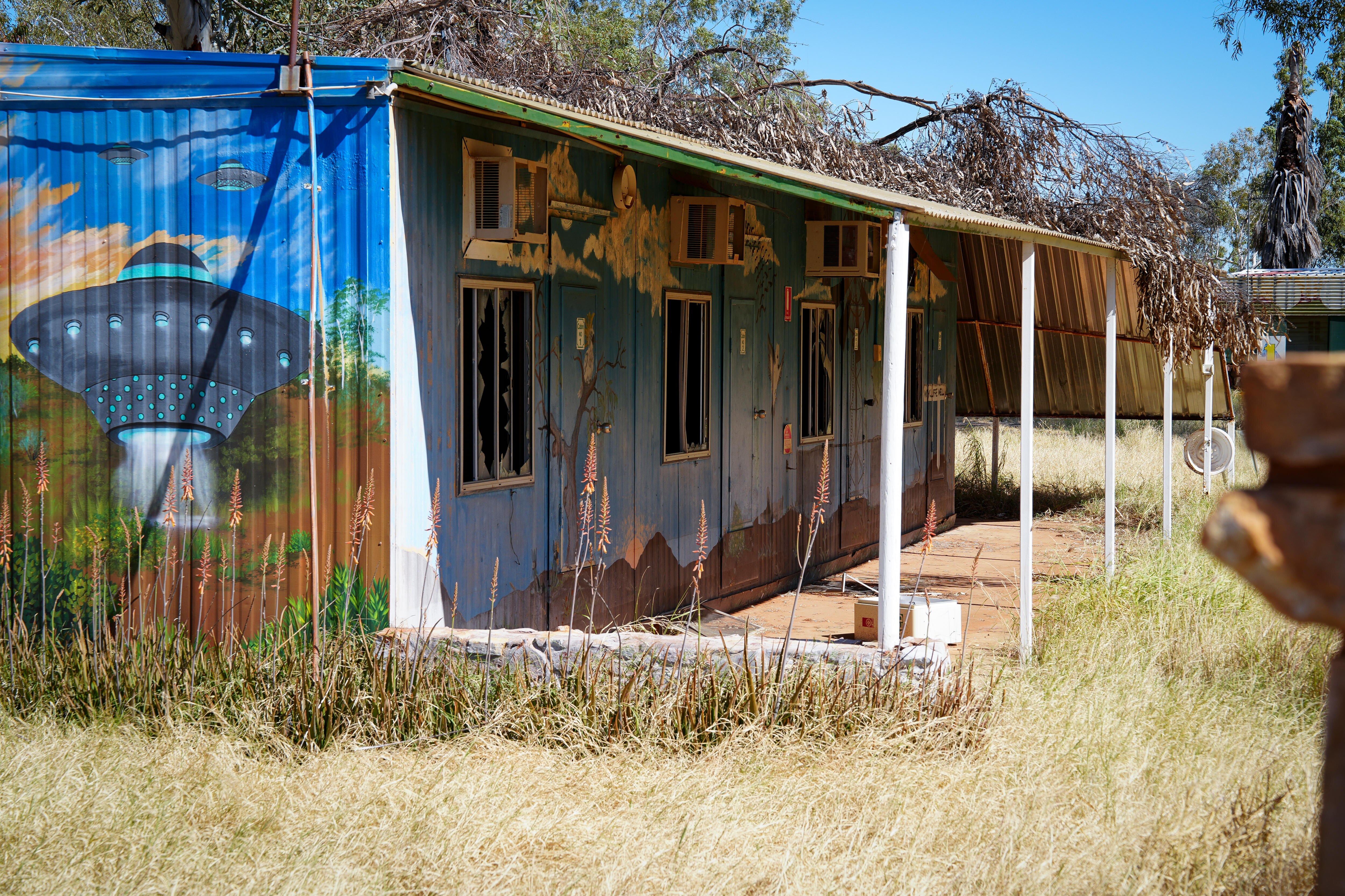 How a tiny outback NT roadhouse went from Australia's UFO capital to ...