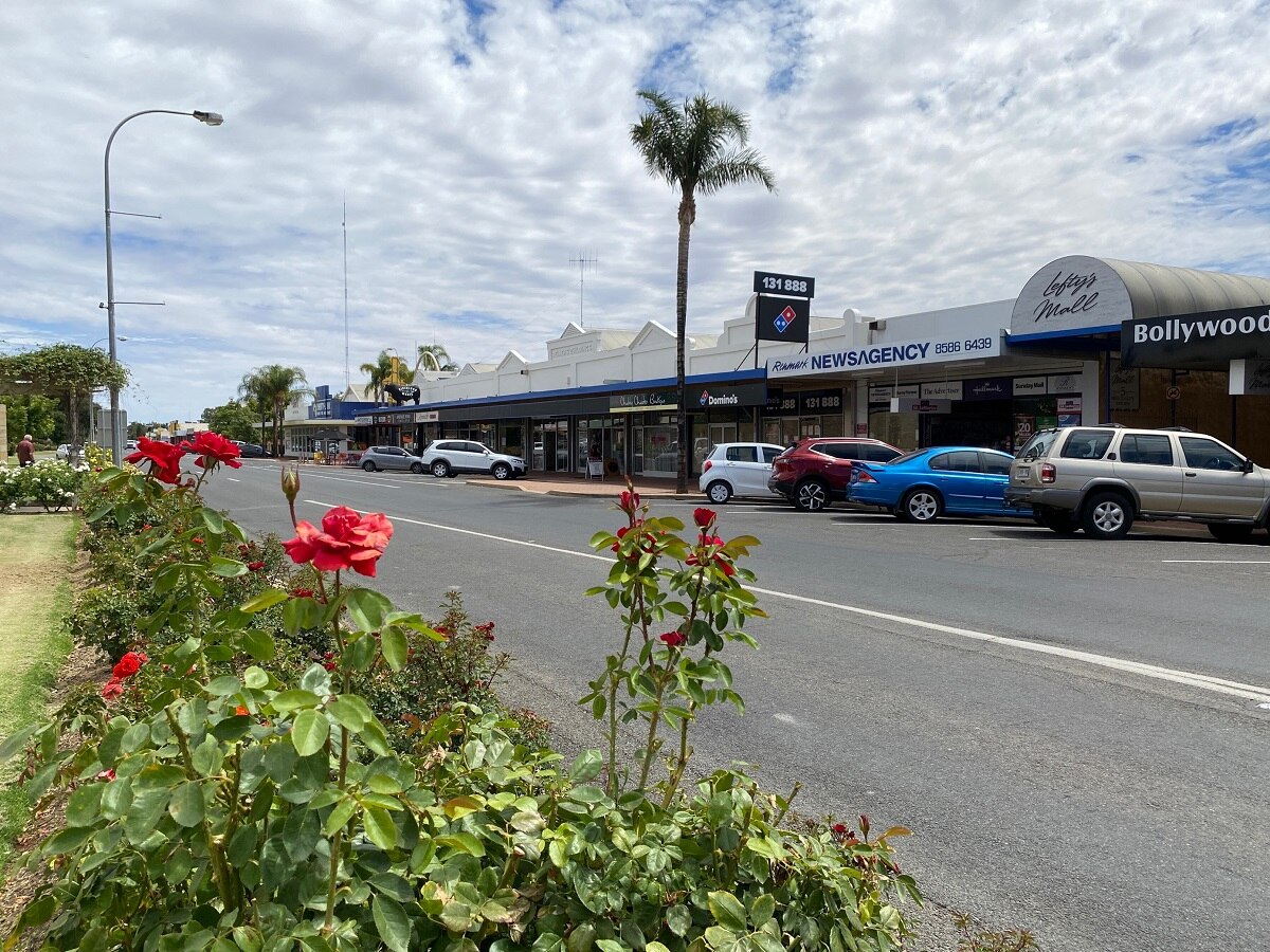 Renmark bucks retail trend for online shopping — and business booms as ...