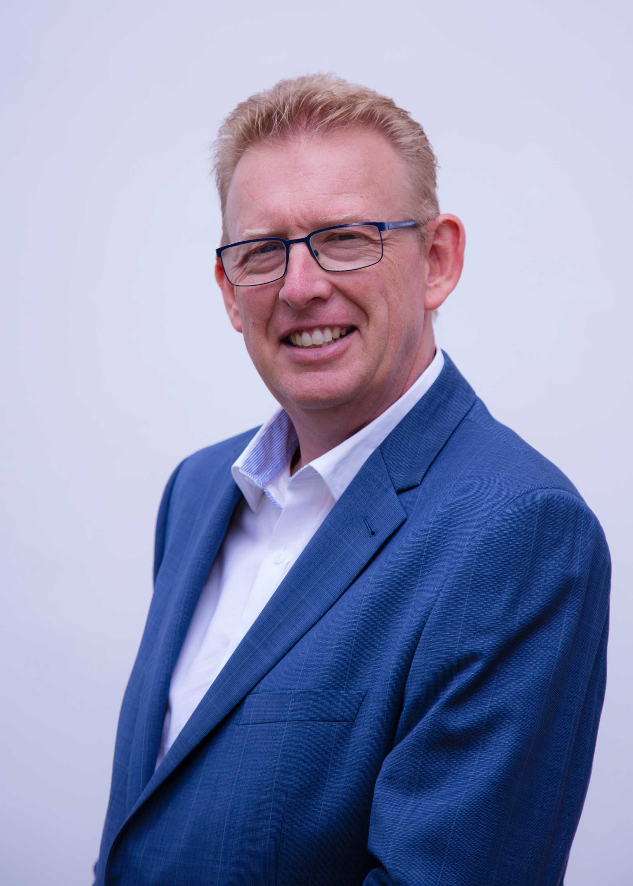 Former radio host Mark Parton to stand for Liberals in upcoming ACT ...