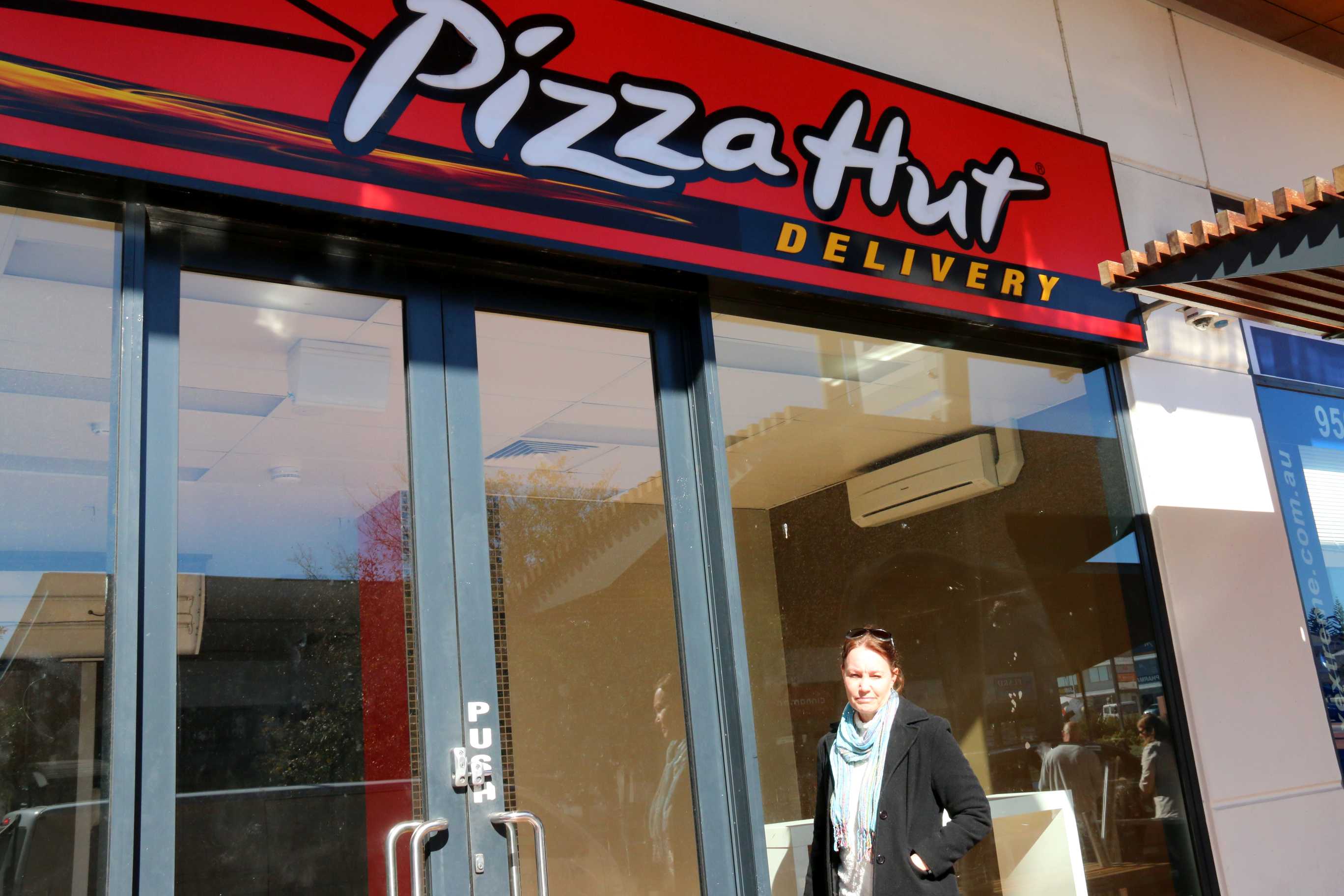 Pizza Hut franchisees launch class action over pizza price war - ABC News