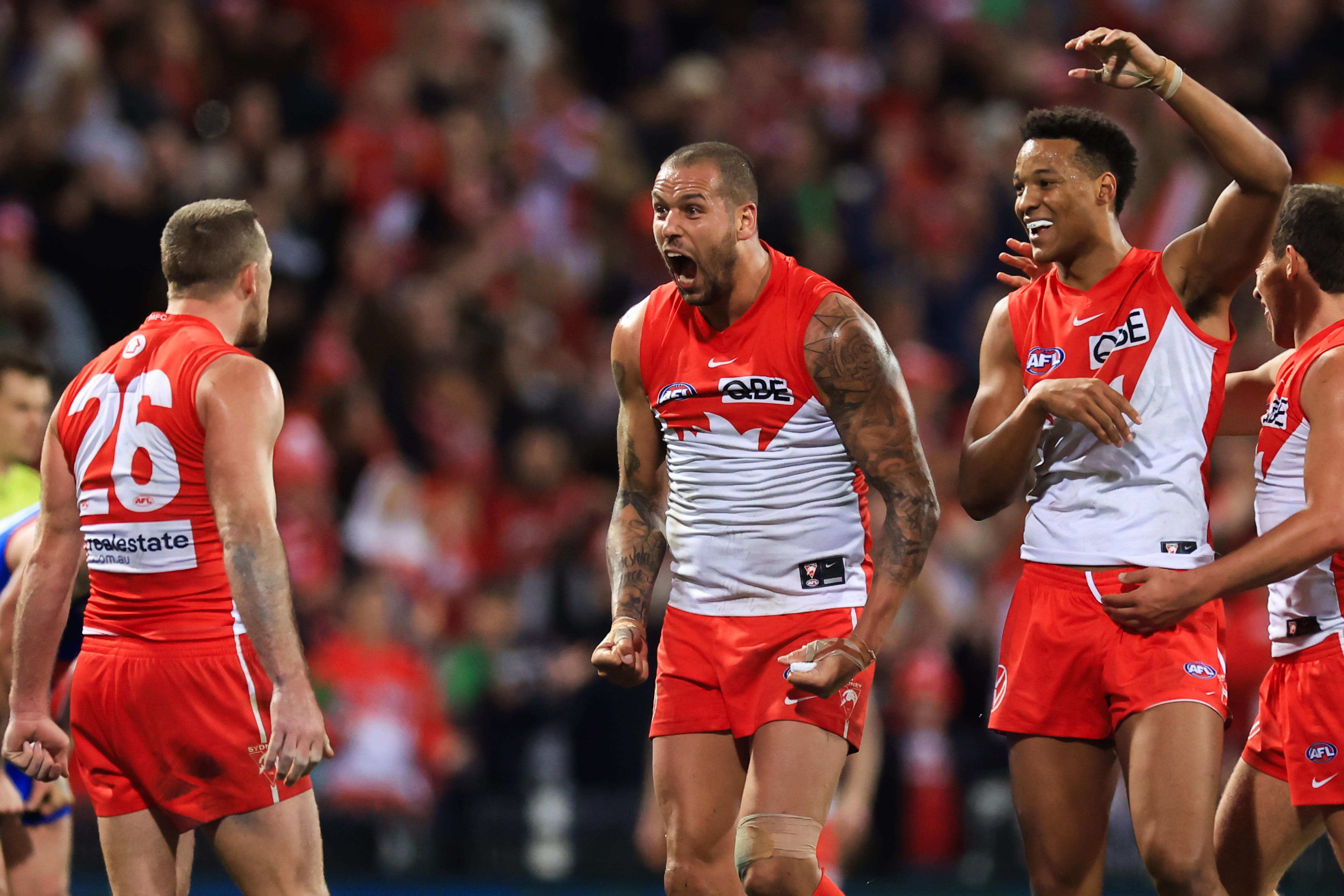 Sydney Swans hang on for tense AFL victory over Western Bulldogs - ABC News