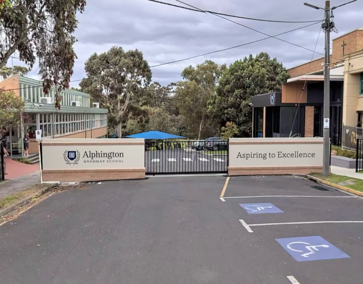 School-gate gate: Alphington Grammar fights for public space - ABC ...