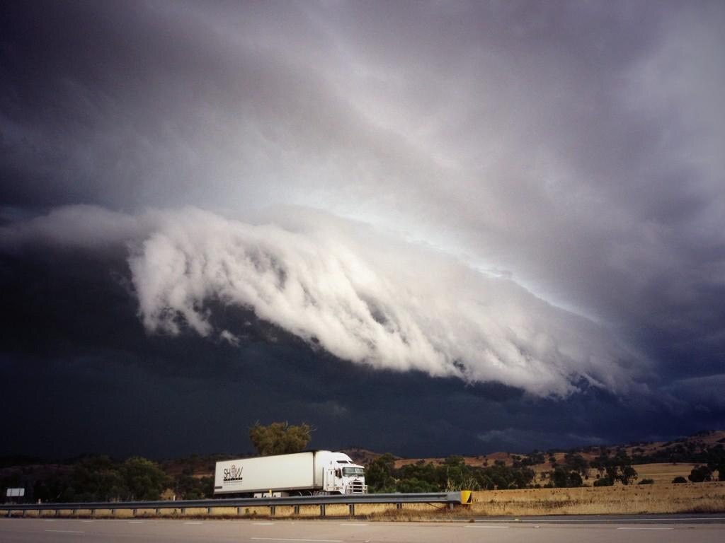 NSW storm: Severe thunderstorms hit southern highlands and head towards ...