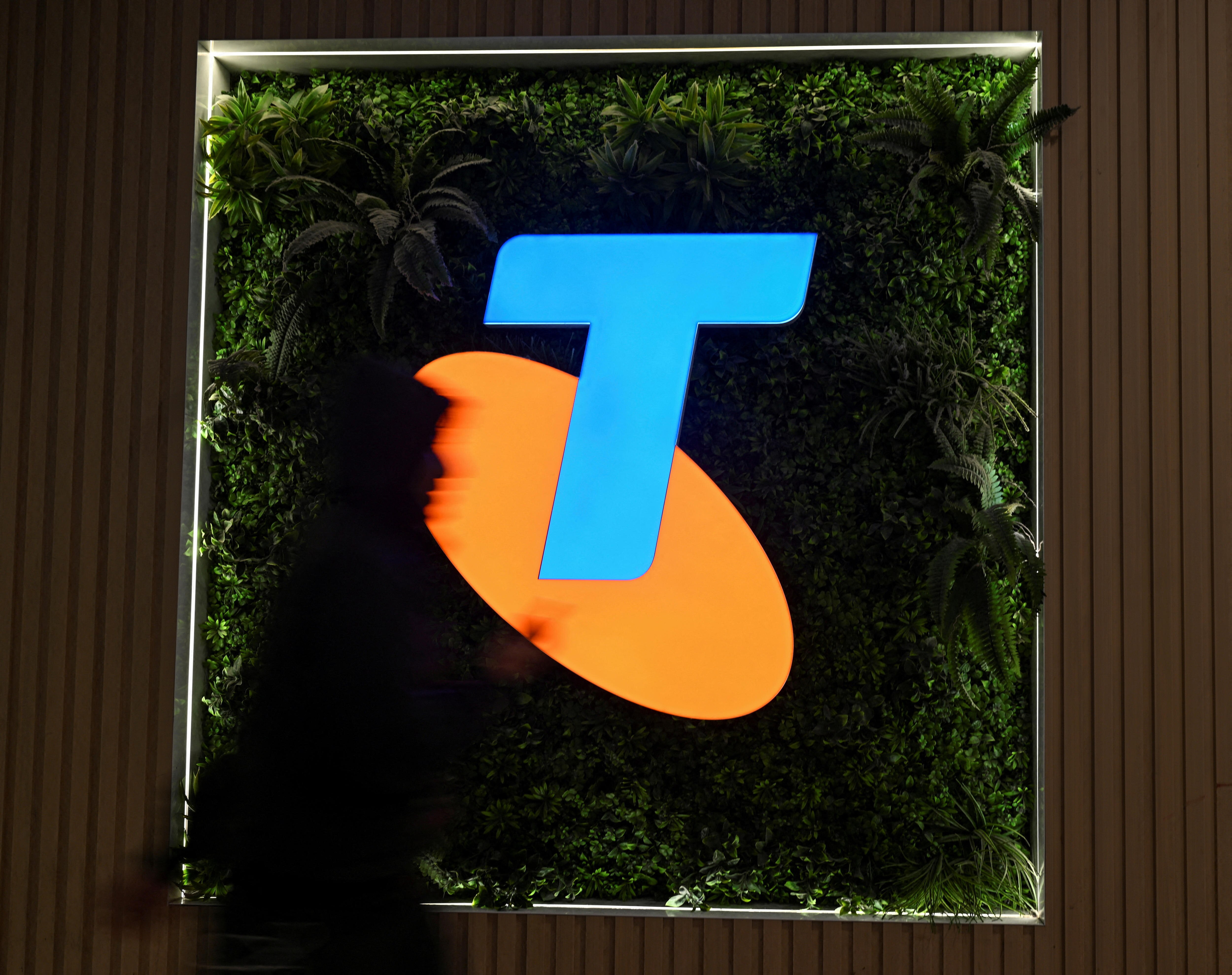 Telstra fined $1.5m for leaving customers vulnerable to scams - ABC News