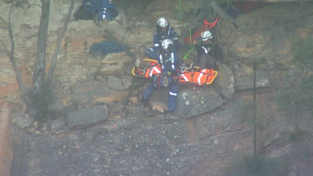 Emergency services rescue injured climber in Blue Mountains - ABC News