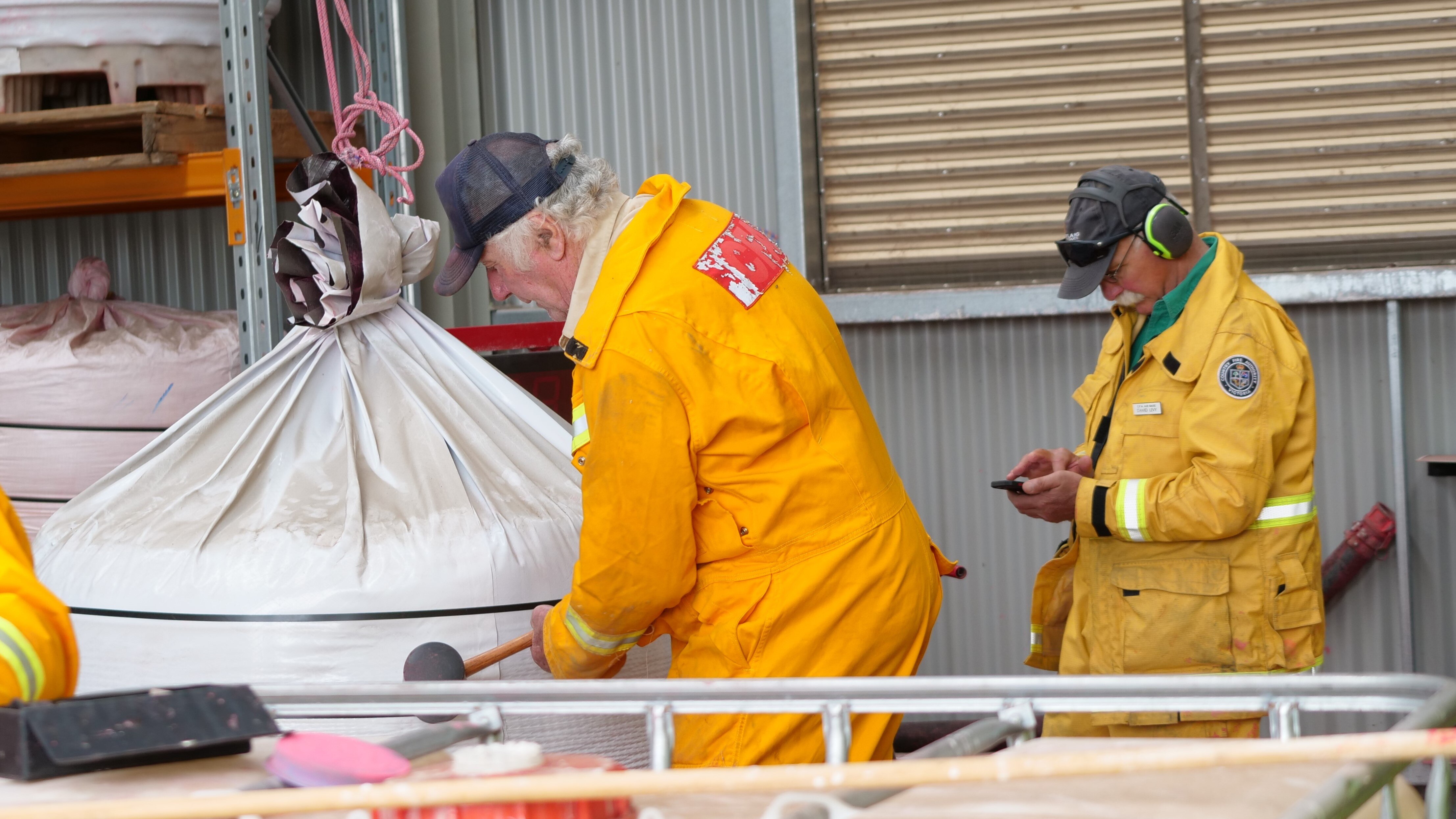 CFA veteran volunteers fuel planes fighting the Grampians bushfires ...