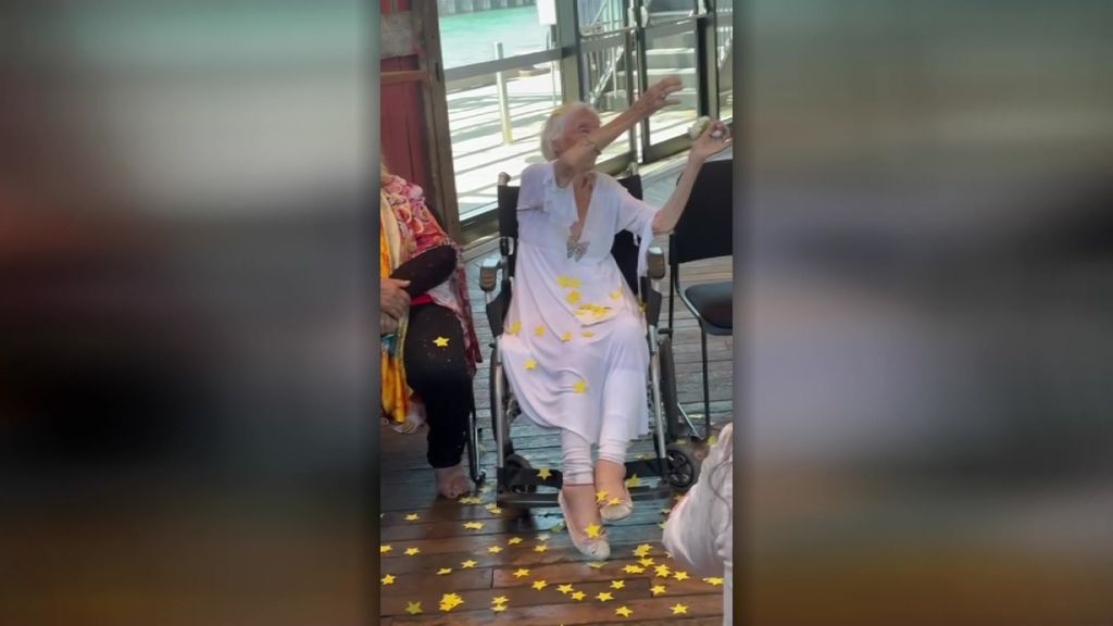 110-year-old Eileen Kramer still dancing at her final birthday party ...