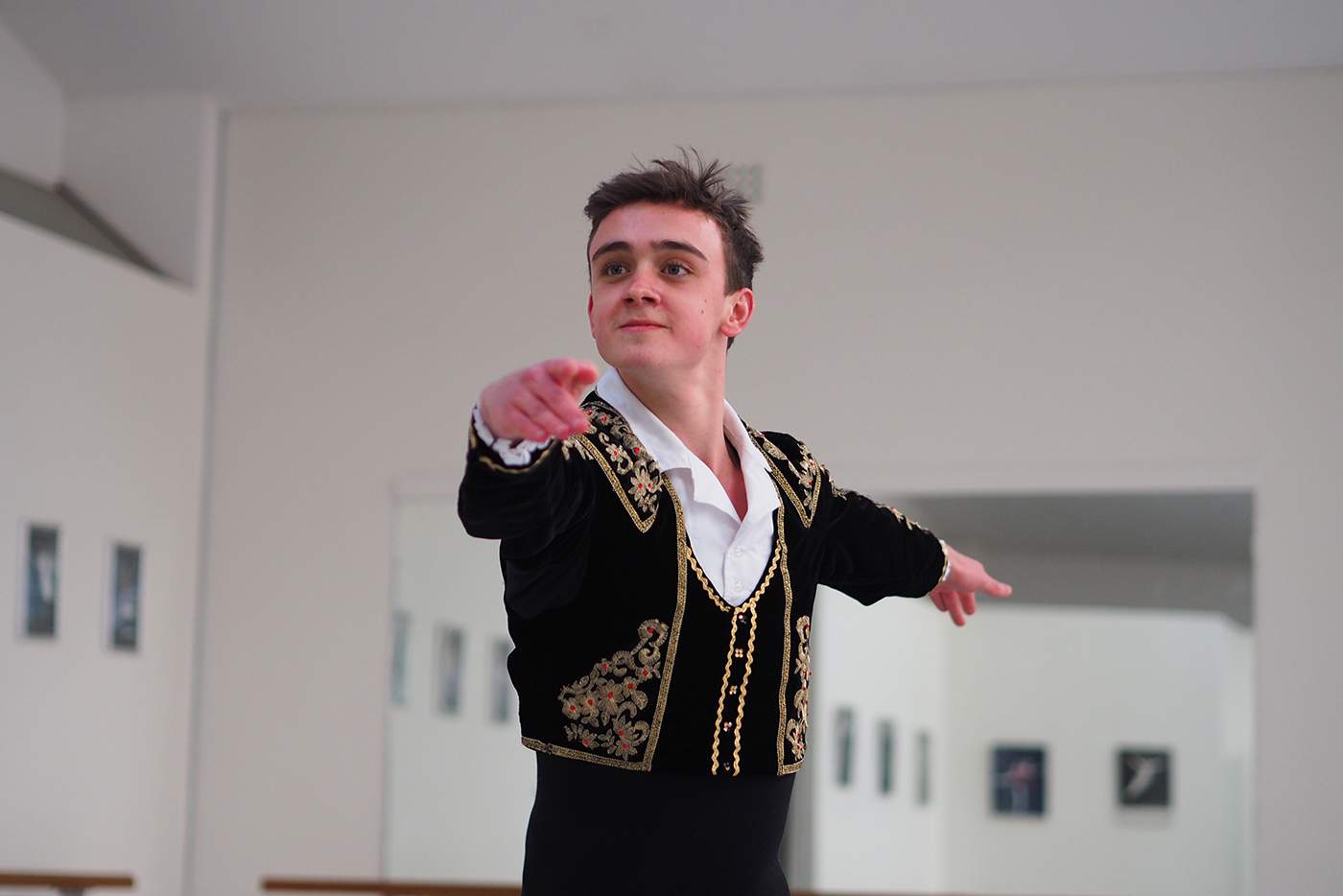 Male ballet dancers overcoming stigma, brutal competition to do what ...