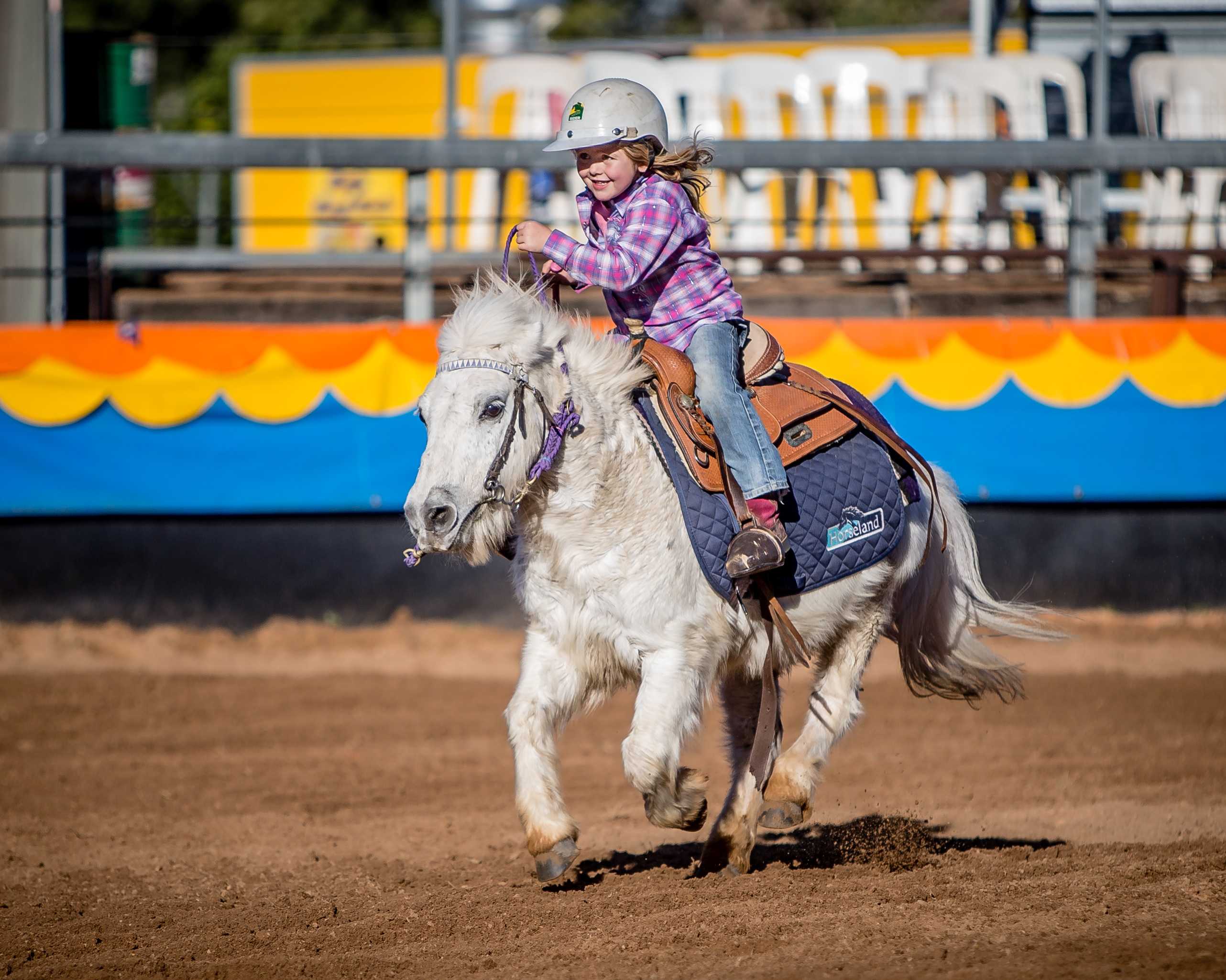Mount Isa Rodeo's tiny barrel racer wants to follow in mum's footsteps ...