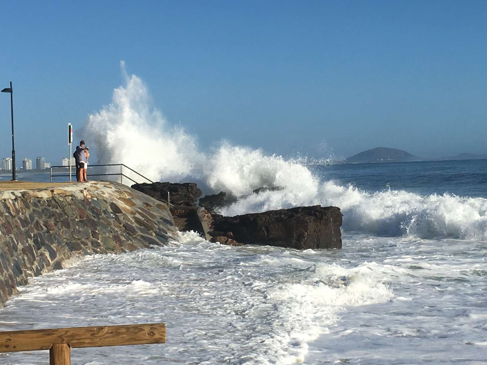 Super moon king tide pounds beaches, but eclipse won't be seen over ...