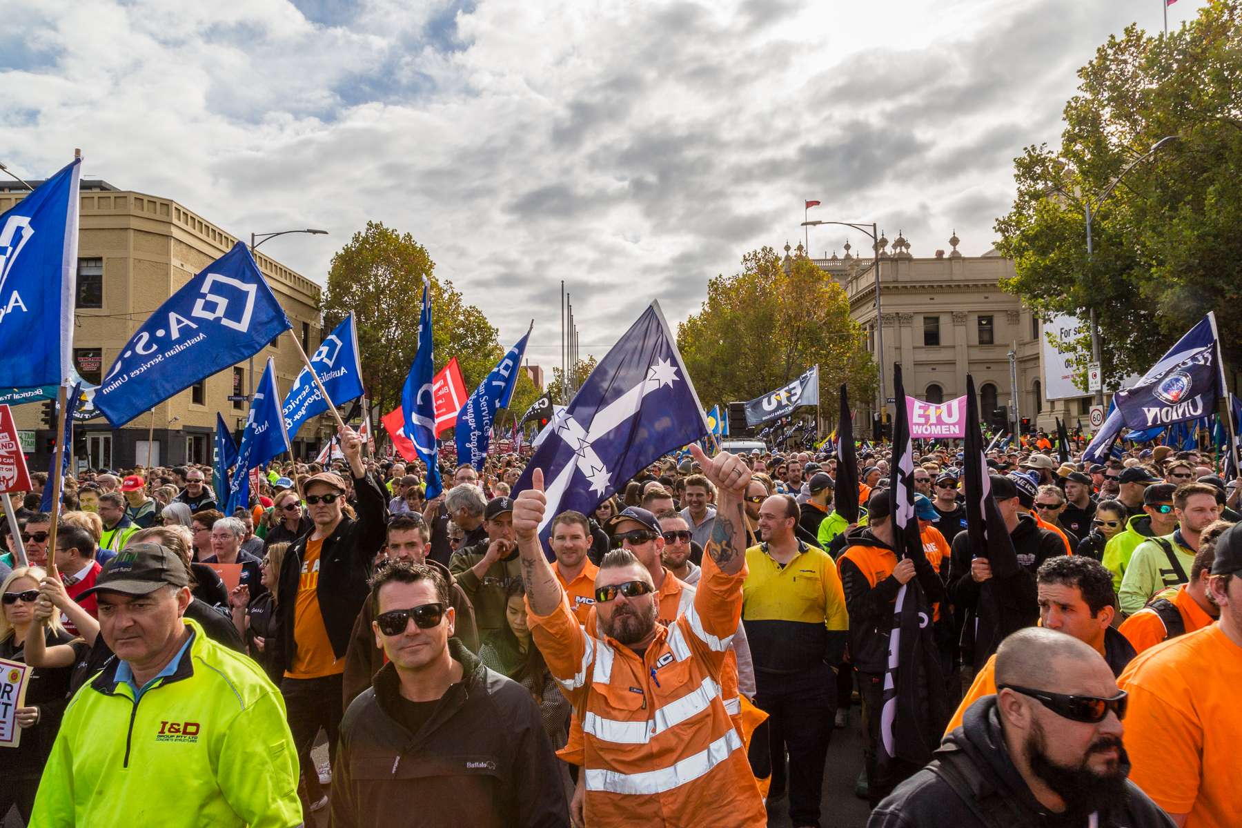 Union rally for minimum wage increase disrupts Melbourne's CBD as tens ...