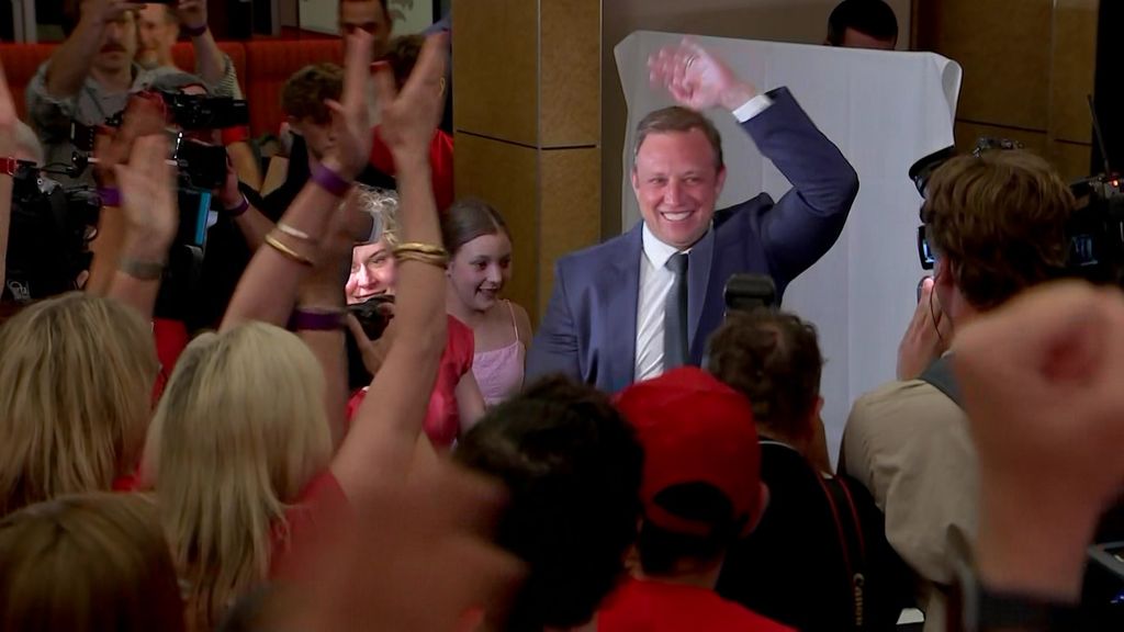 Steven Miles addresses his supported as ALP headquarters. - ABC News