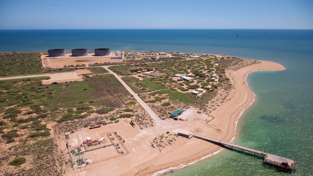 Demolition of a Chevron oil field - ABC News