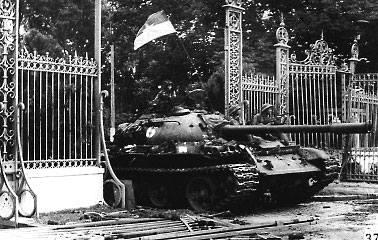 Thirty years on, world marks fall of Saigon - ABC News