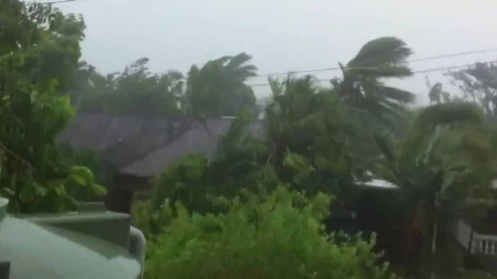 Cyclone Evan 'dangerous and scary', says Samoan journalist - ABC News