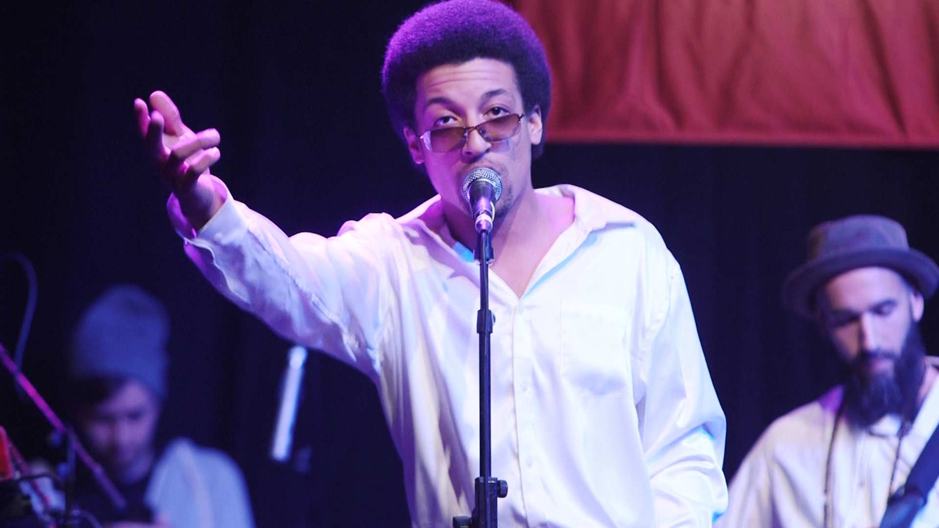 REMI covers Sisqó 'Thong Song' for Like A Version [2017] - triple j