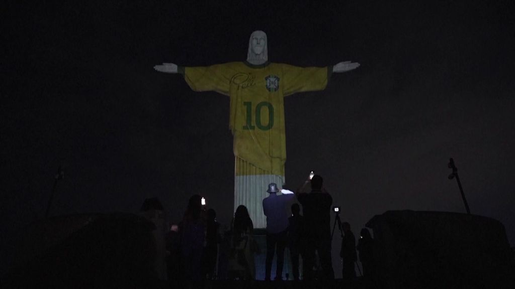 Christ the Redeemer statue dons Pelé jersey in honour of soccer legend ...