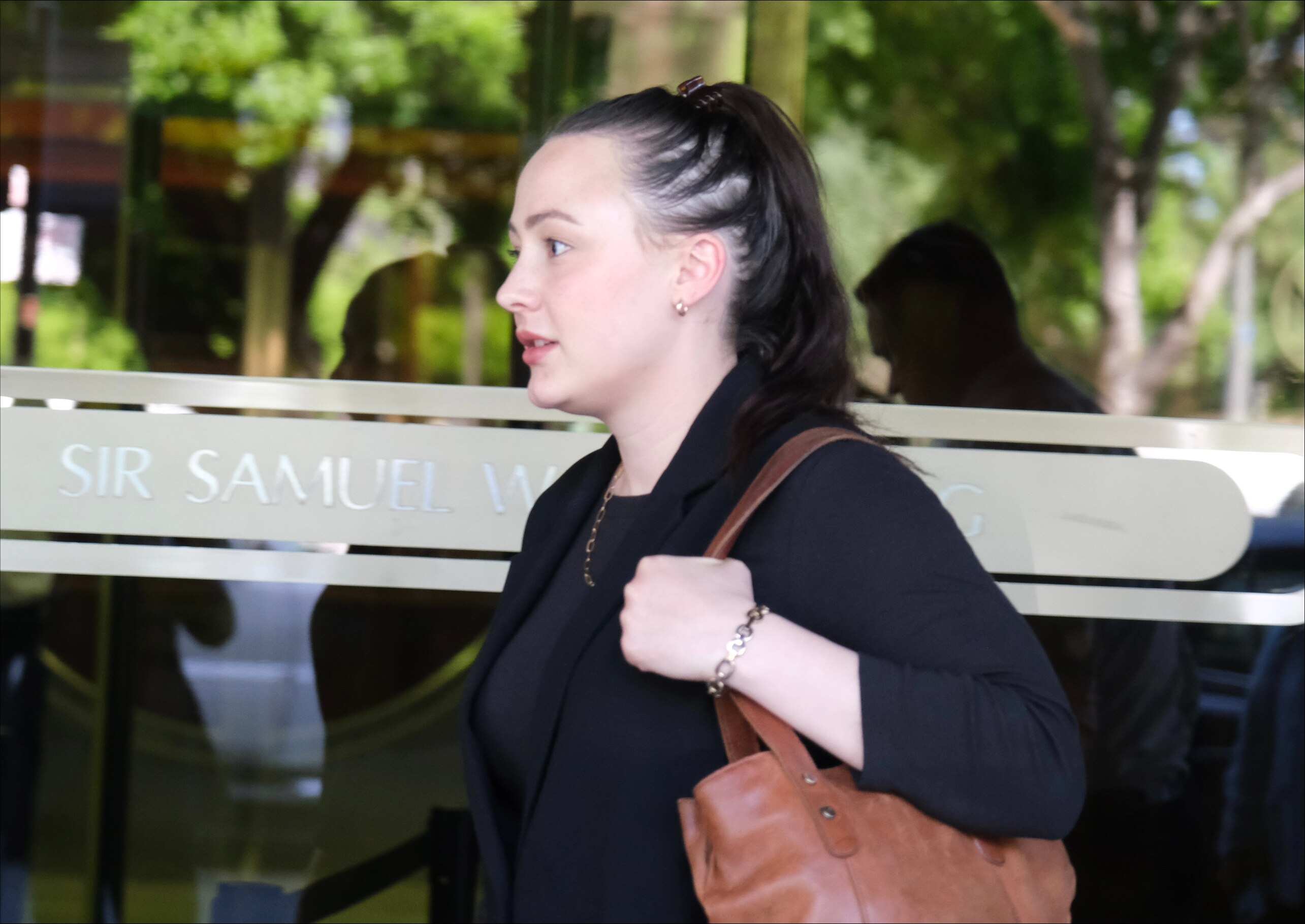 Police officer allegedly assaulted by anti-vaccine protester cross ...