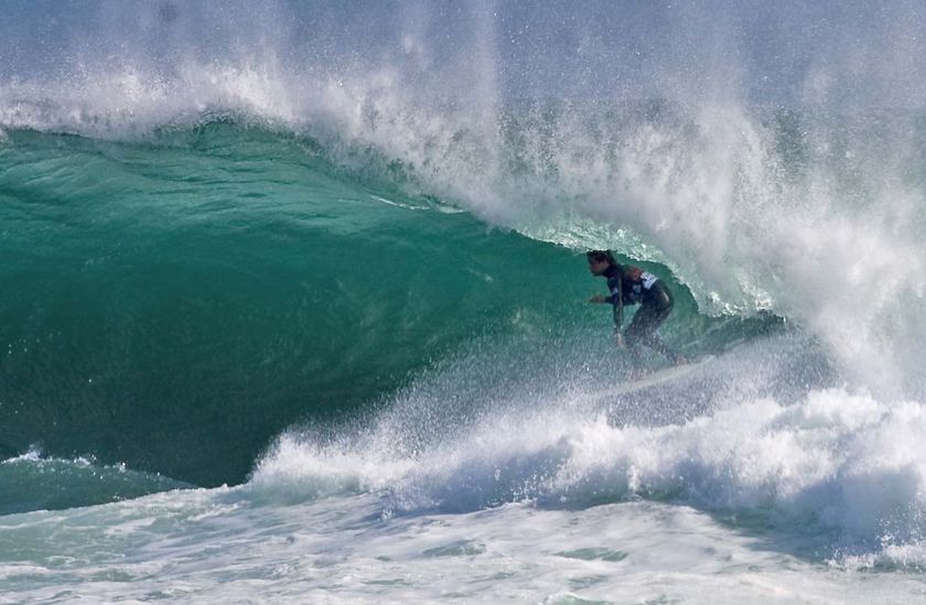 Tasmanian takes out first surf classic heat - ABC News