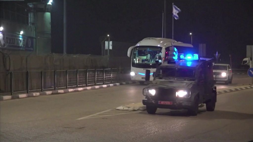 Bus transporting Palestinian detainees depart Israeli prison in West ...