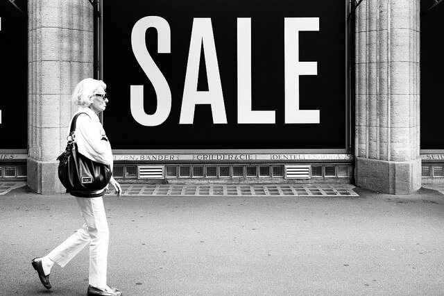 Learn English: 10 useful verbs related to money - ABC Education