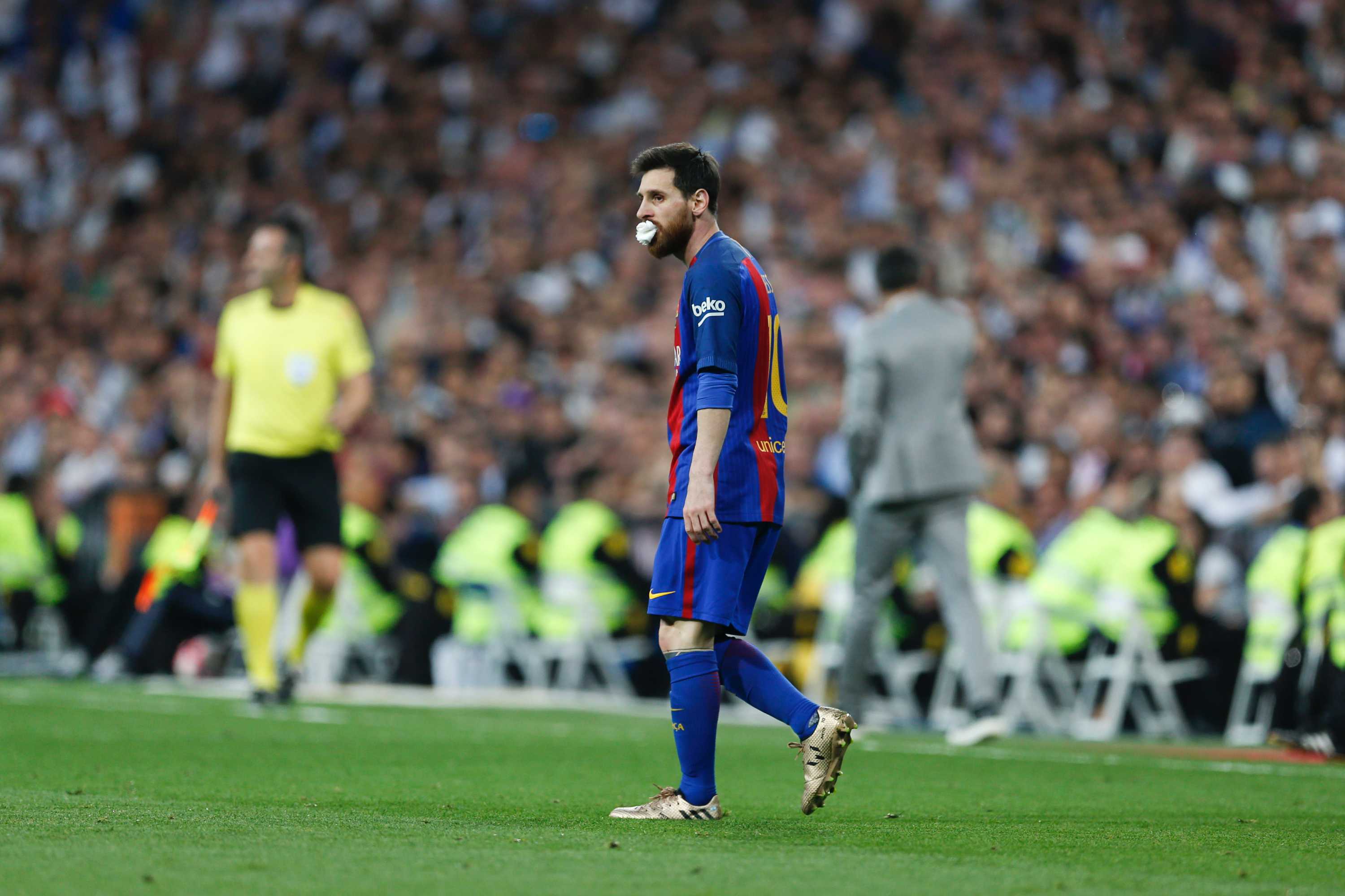 Lionel Messi scores 3-2 win for Barcelona over Real Madrid in El ...