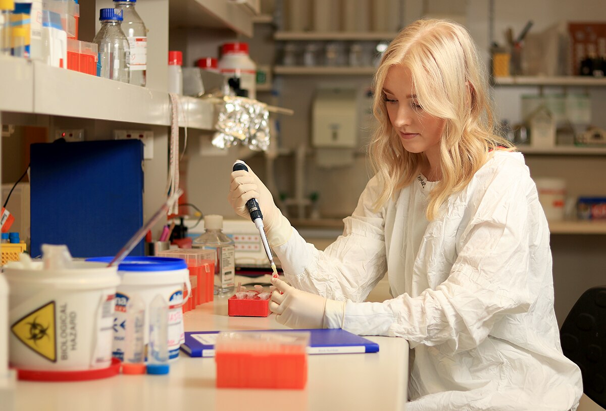 Breast cancer researcher Ash Hope triumphs in STEM career, faces ...