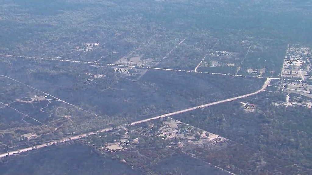 Aerial footage of fires in Tara - ABC News