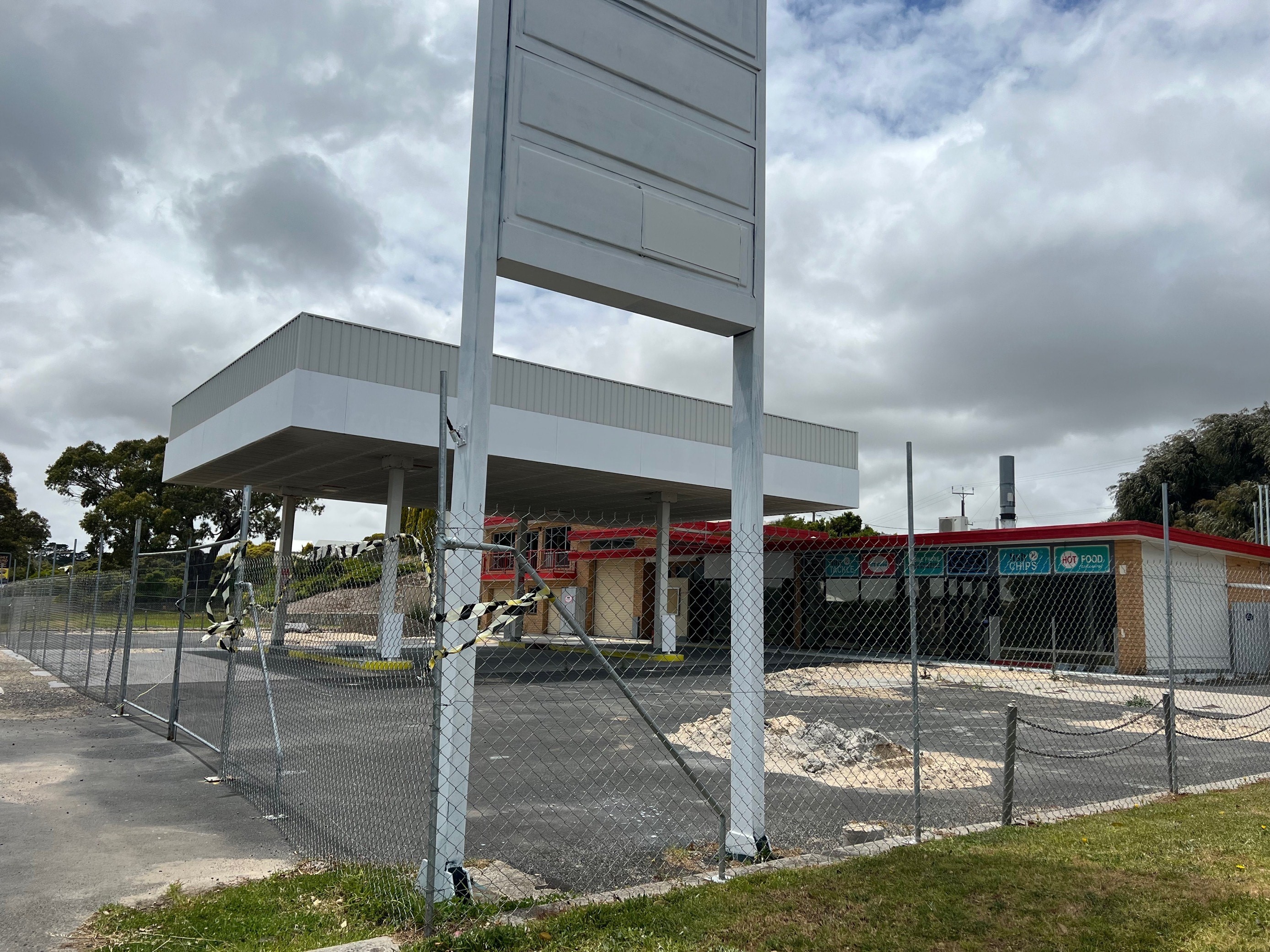 Robe's last service station ready for summer holiday tourist influx ...