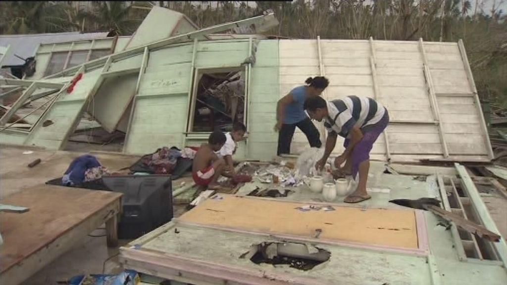 Samoa Struggles After Cyclone Evan - ABC News