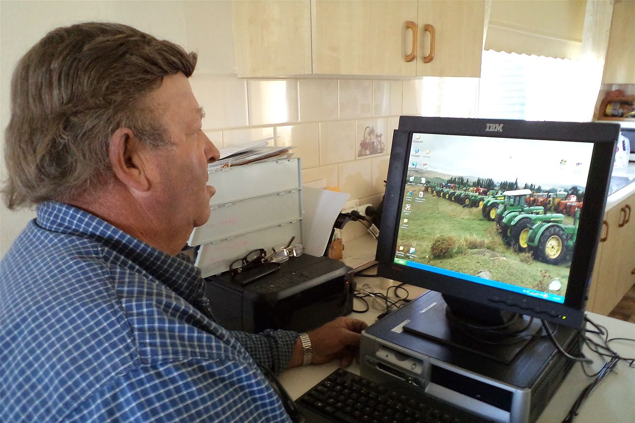 Tractor collector - ABC News