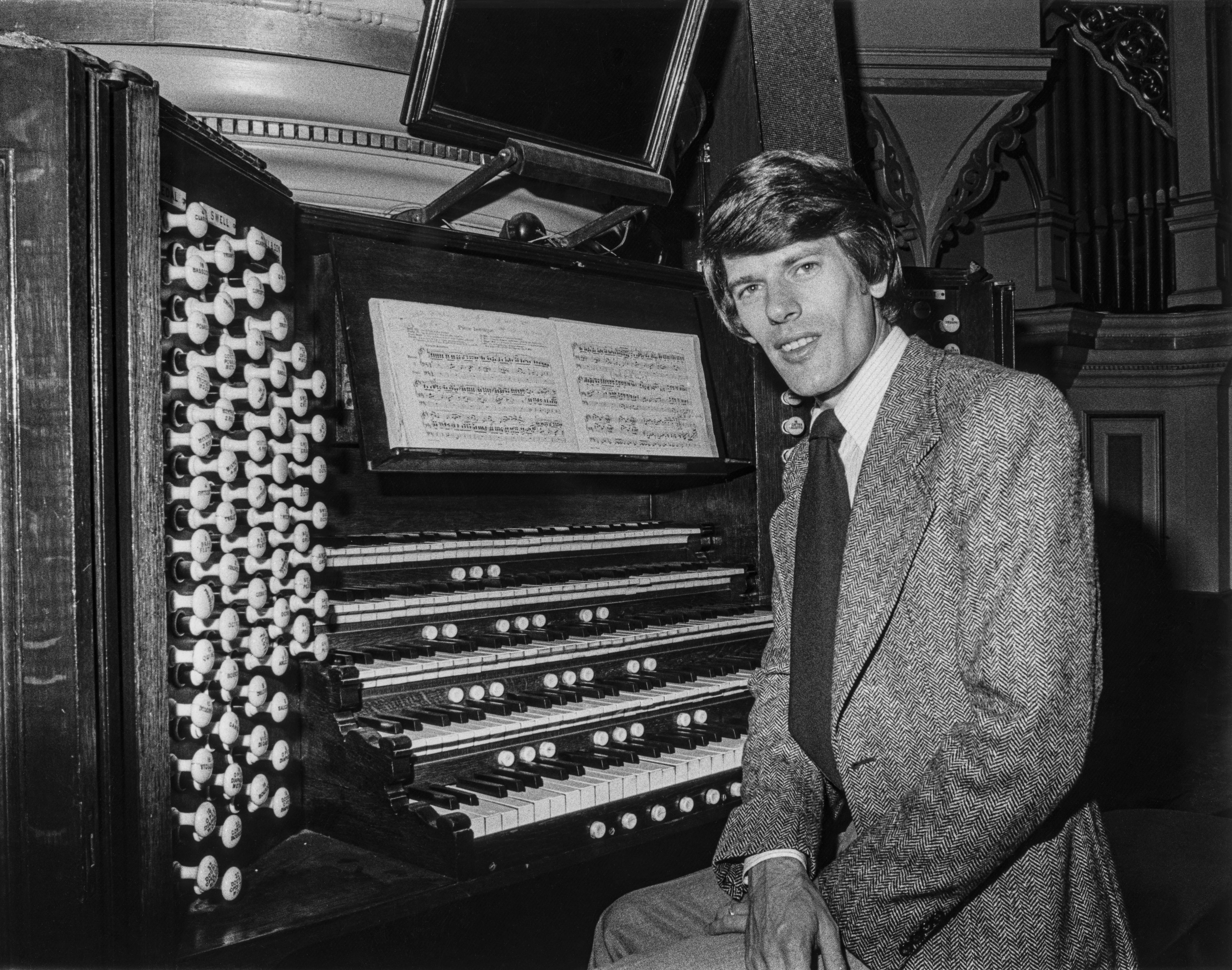 Sydney's Town Hall organist retires after 44 years as custodian of ...