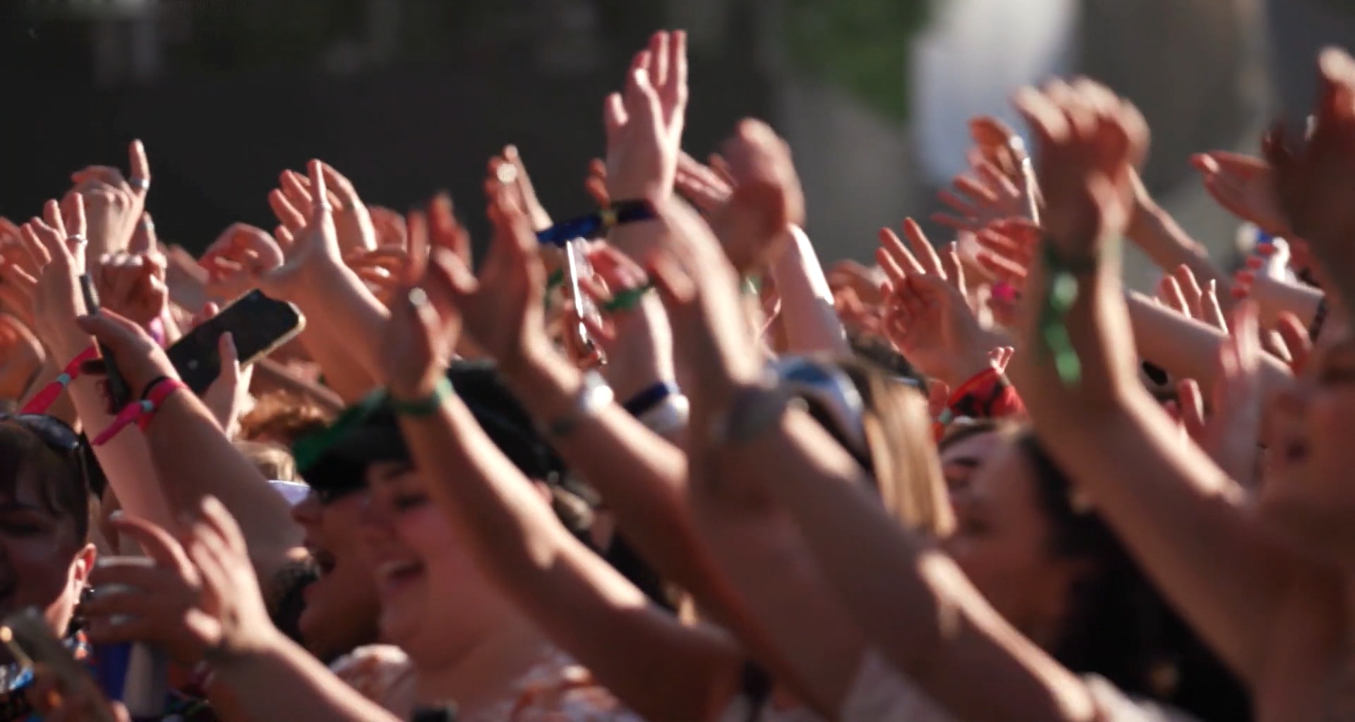Australian scientist and vaccine advocate Archa Fox, and her wild ...