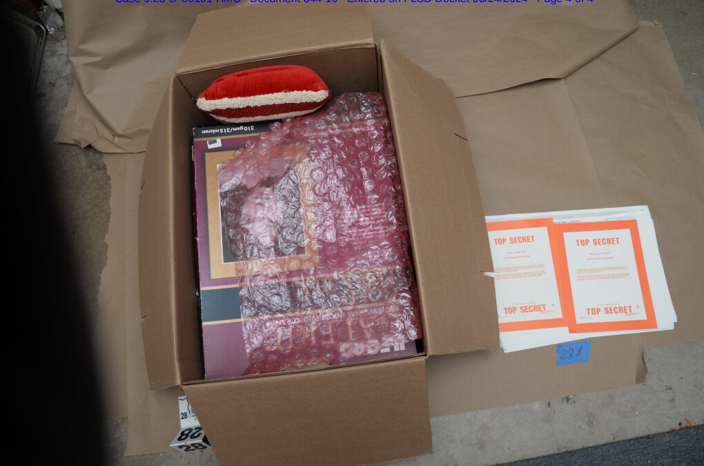 'Thank you notes' and 'Christmas cards' found by FBI agents searching ...