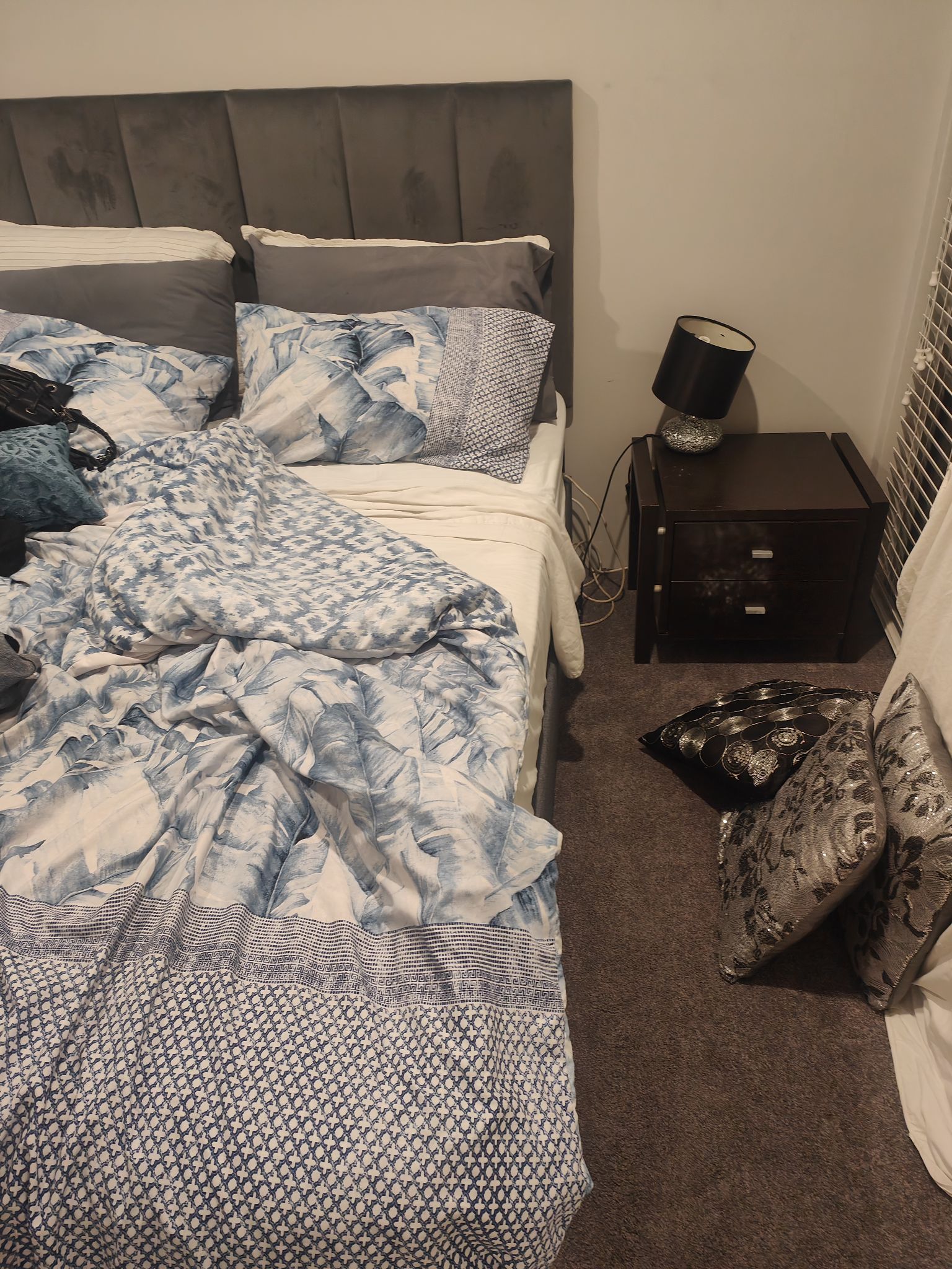 Stranger sleeps the night before leaving note the next morning - ABC listen