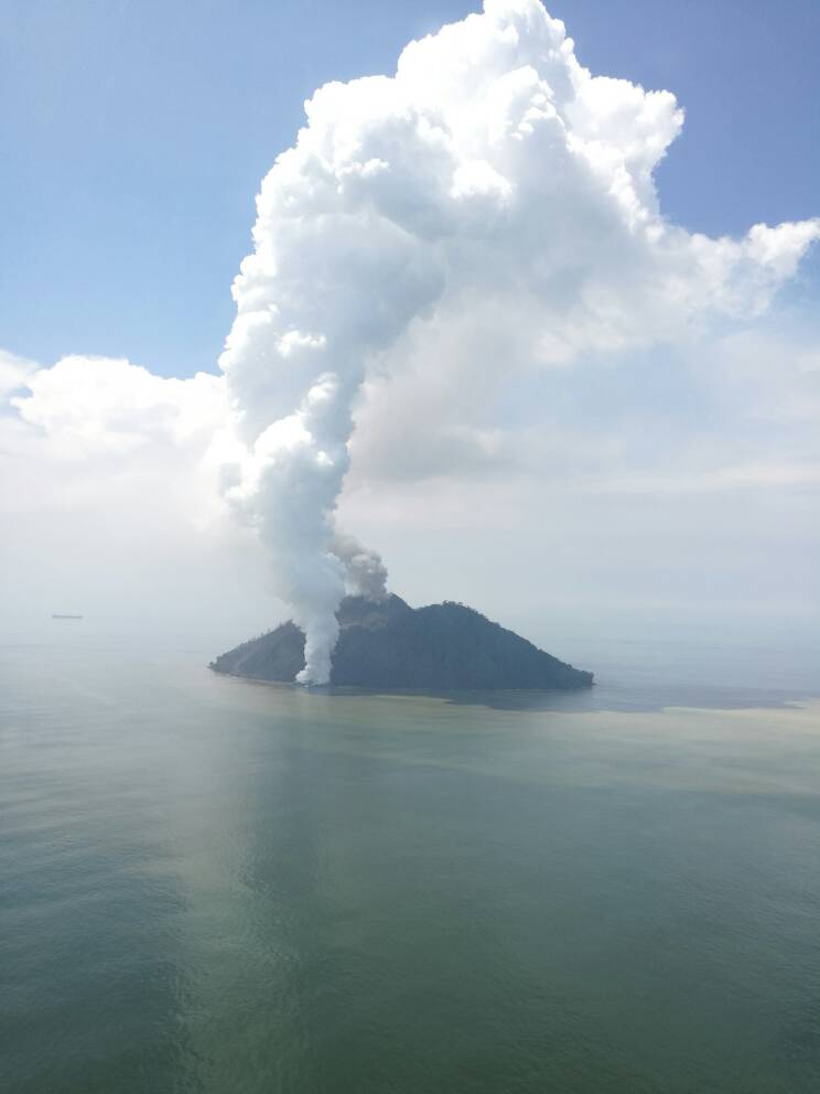 PNG Governor orders evacuation of second volcano as eruption fears ...