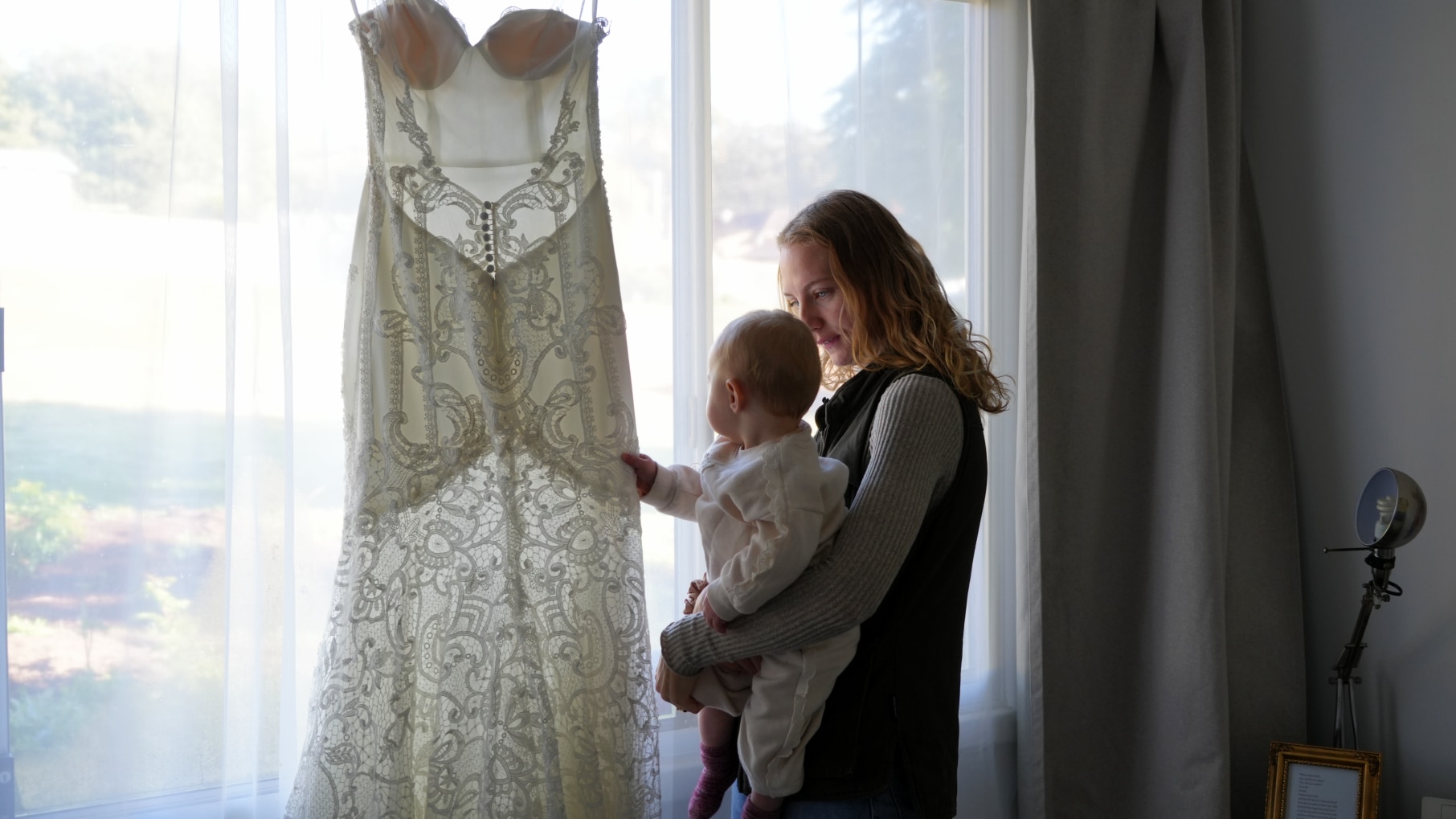Woman ditches custom wedding gown for $90 dream dress from op shop ...