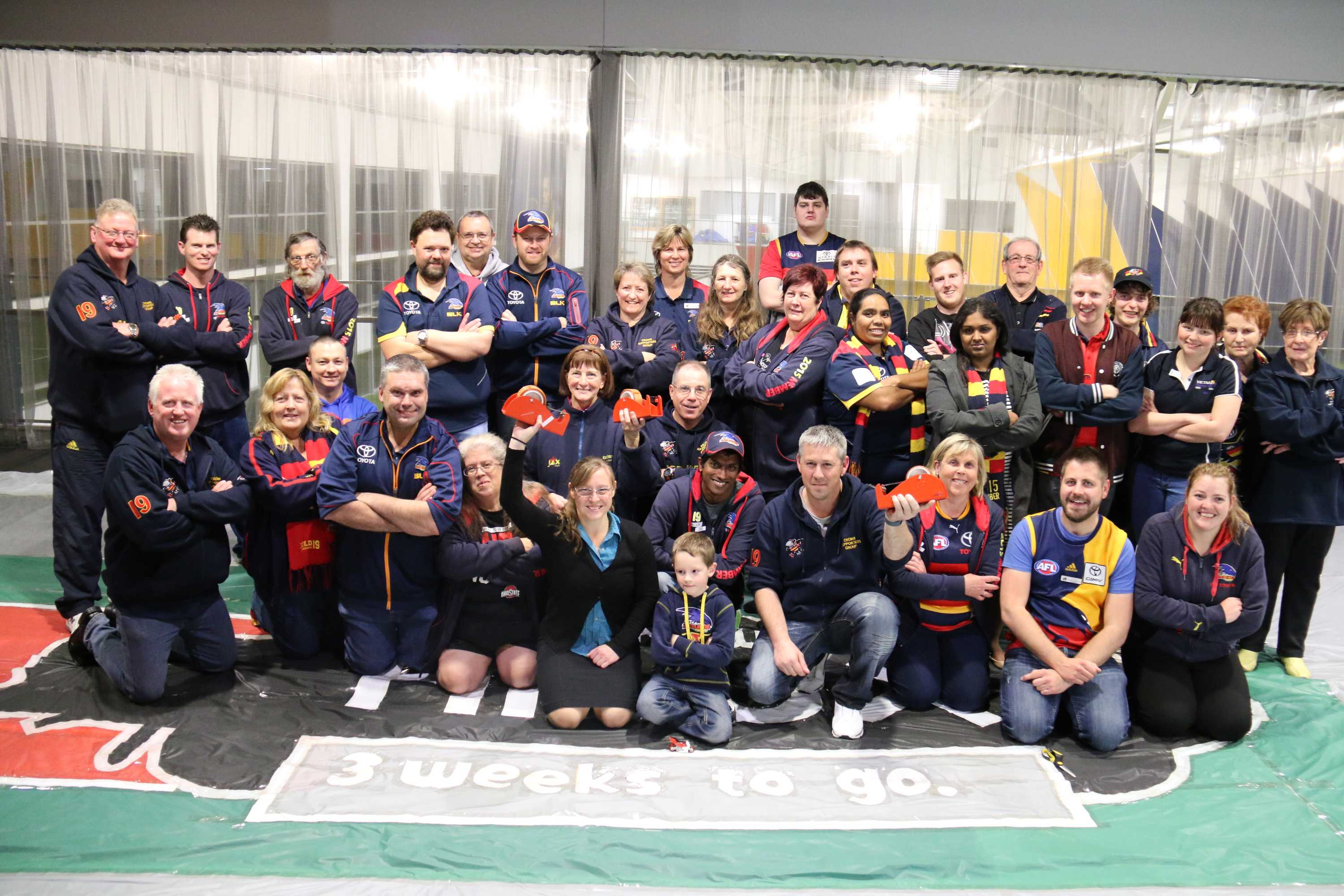 AFL finals: Adelaide Crows fans 'drive as one' as thousands head to ...