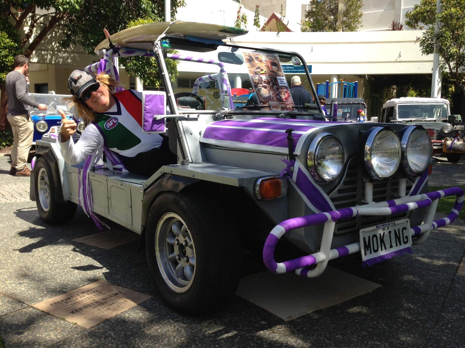 Thousands of Dockers fans descend on Fremantle - ABC News