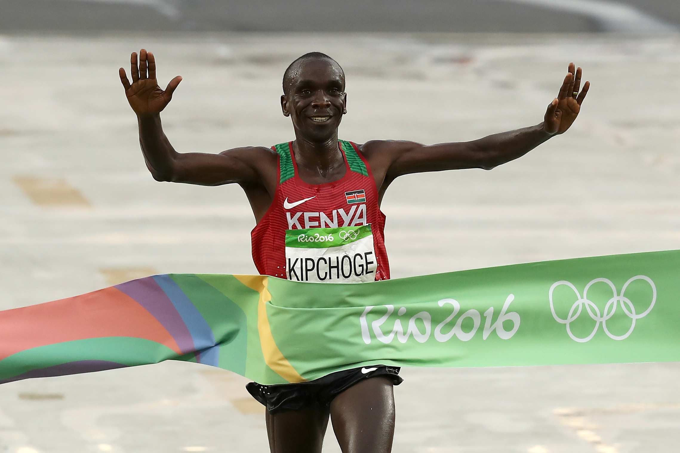 Rio 2016: Kenya's Eliud Kipchoge wins the men's marathon on the final ...